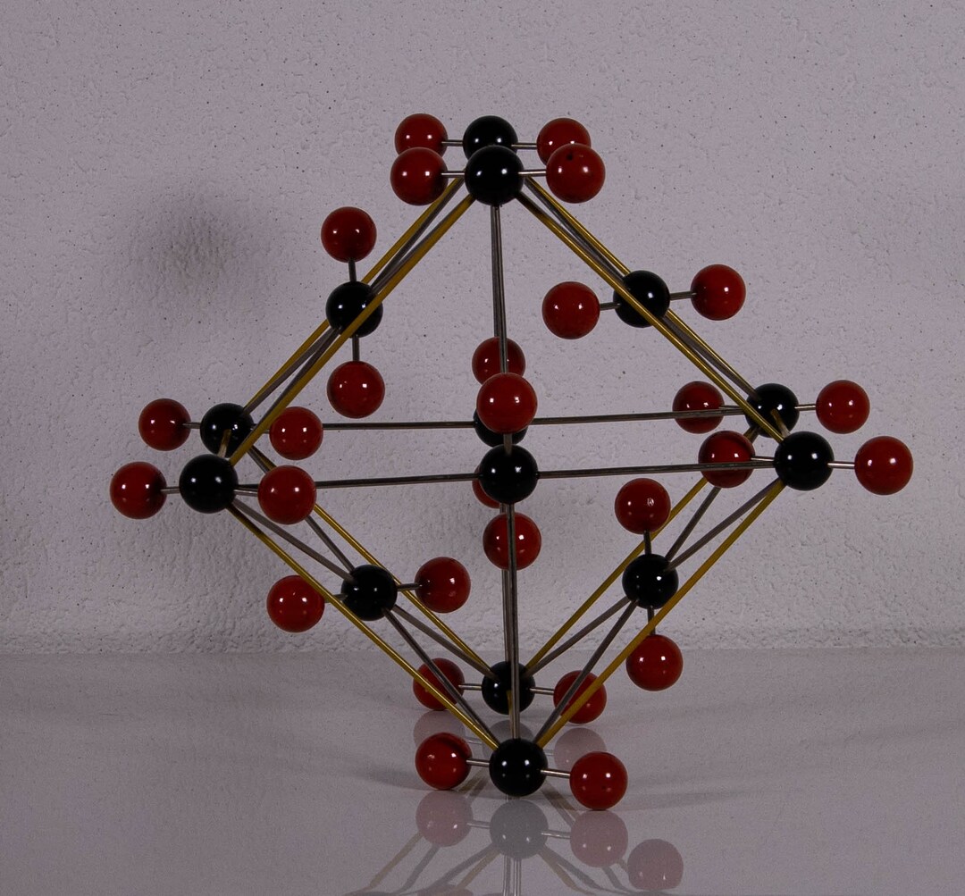 Vintage Molecular Atomic Structure Model of Carbon Dioxide These Models ...
