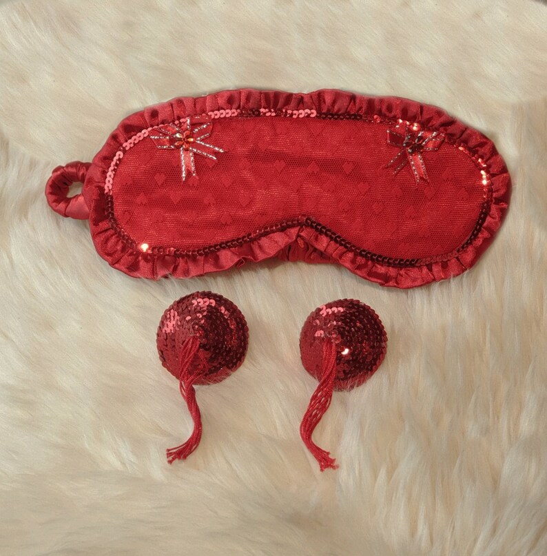 Play or Lay Seductively in This Romantic Heart Overlay Eyemask - Etsy UK