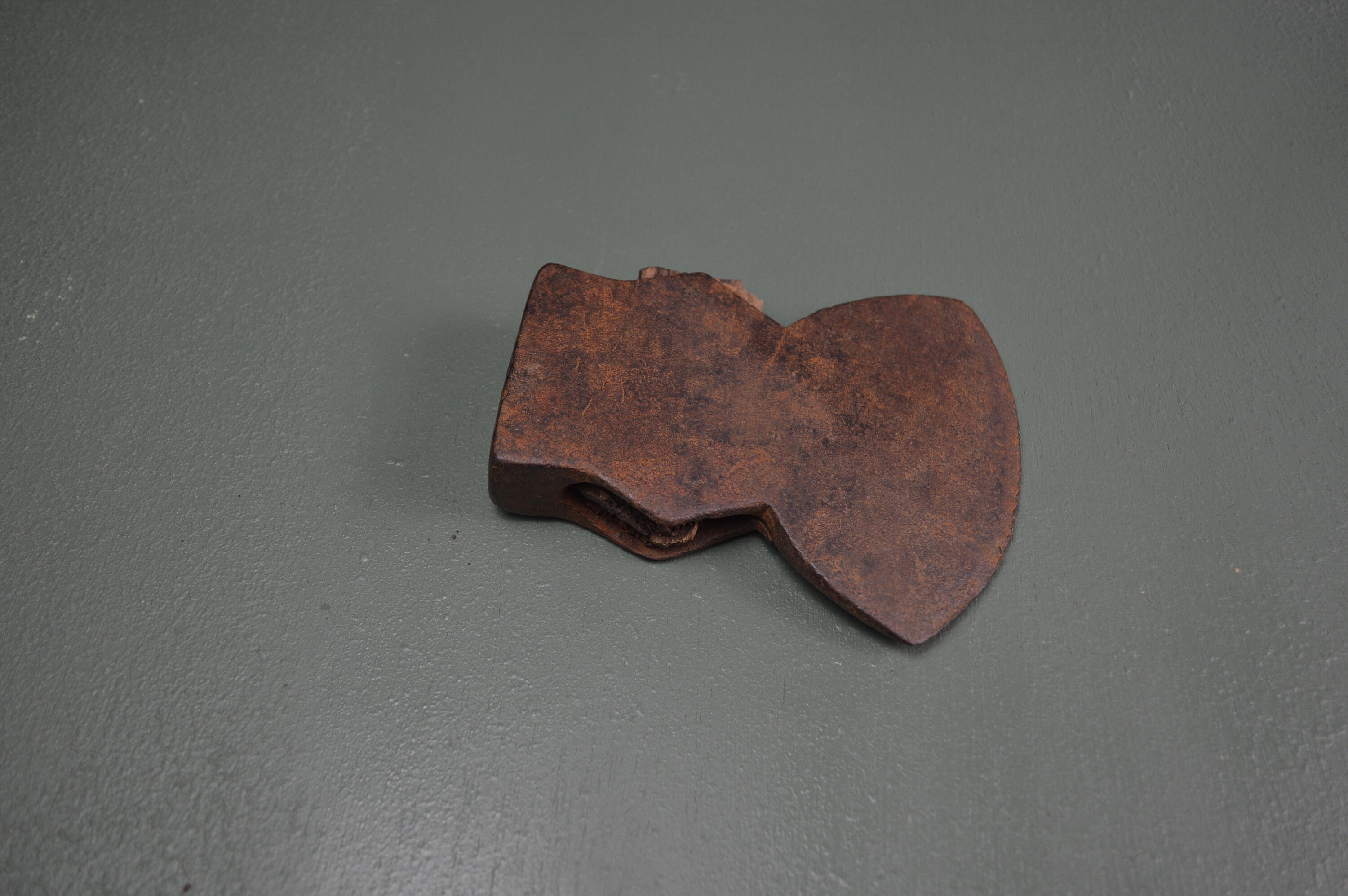 Rusty Hewing Hatchet Head, Broken Axe, Vintage Forest Tool, Rustic ...