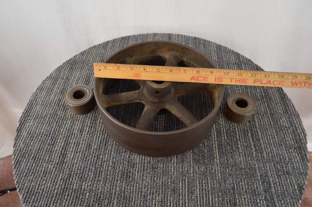 Metal Line Shaft Flat Belt Pulley, 10 Inch Cast Iron Wheel With Set ...
