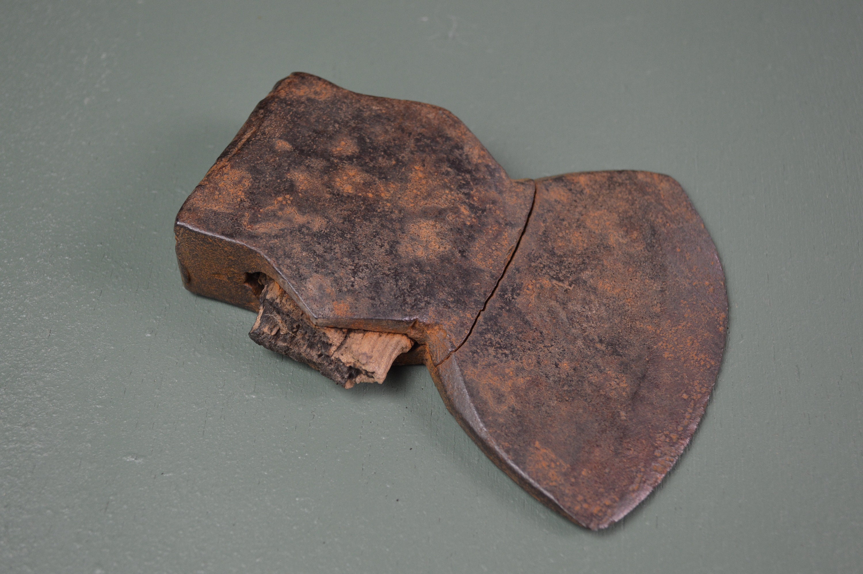 Rusty Hewing Hatchet Head, Broken Axe, Vintage Forest Tool, Rustic ...