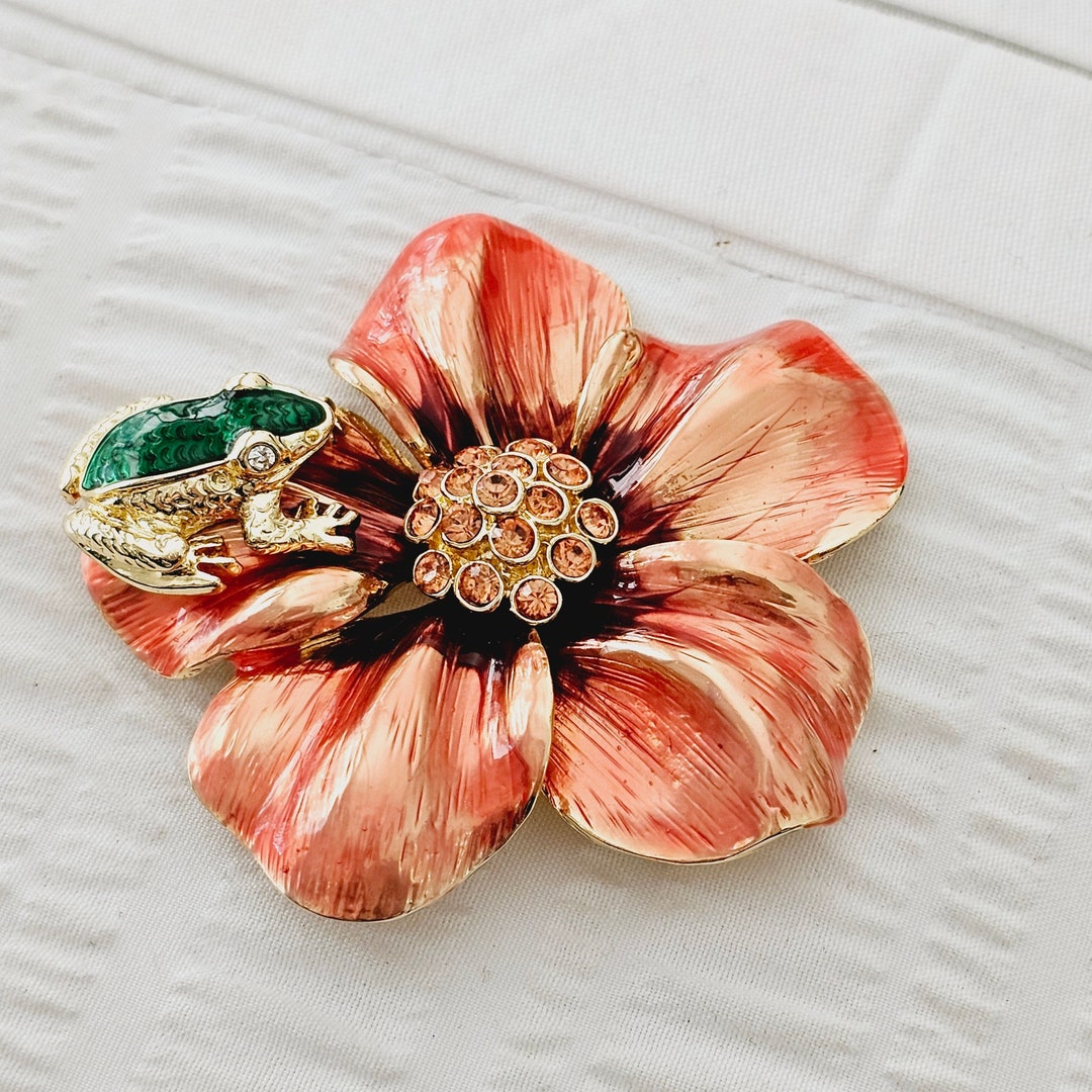 Anne Klein Unsigned Frog on Flower Petal Floral Brooch Pin Green Enamel ...