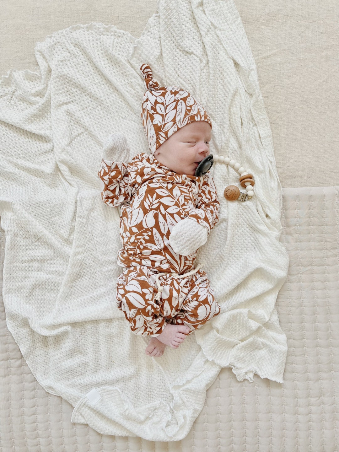 Leaf Print Baby Clothes, Boho Baby Outfit, Neutral Baby Clothes, Unisex ...