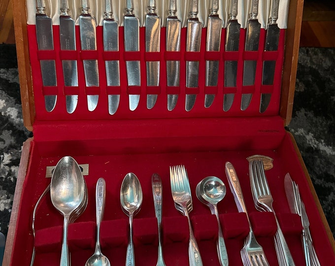 Vintage Oneida Community Plate Silverware, 1921 Grosvenor Pattern ...