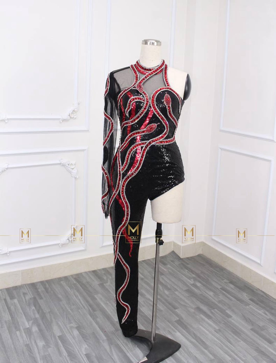 The Reputation Black and Red Suit From Eras Outfit Inspiration ...