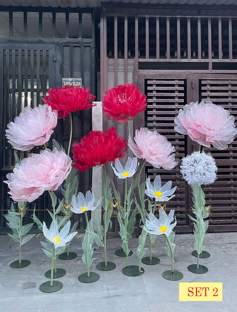 Stunning Giant Flower Full Set Options, Organza Flower Decors With ...