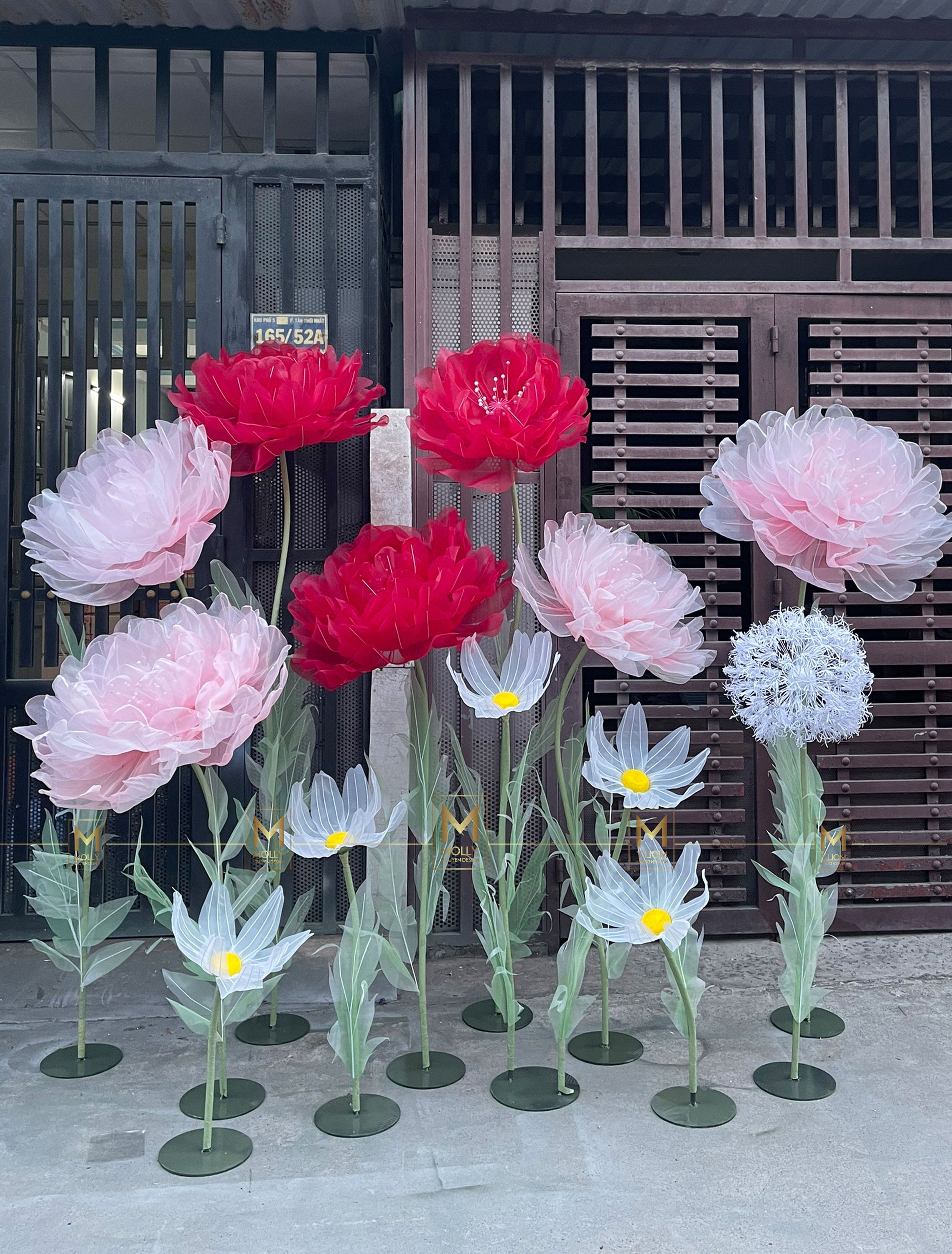 Stunning Giant Flower Full Set Options, Organza Flower Decors With ...
