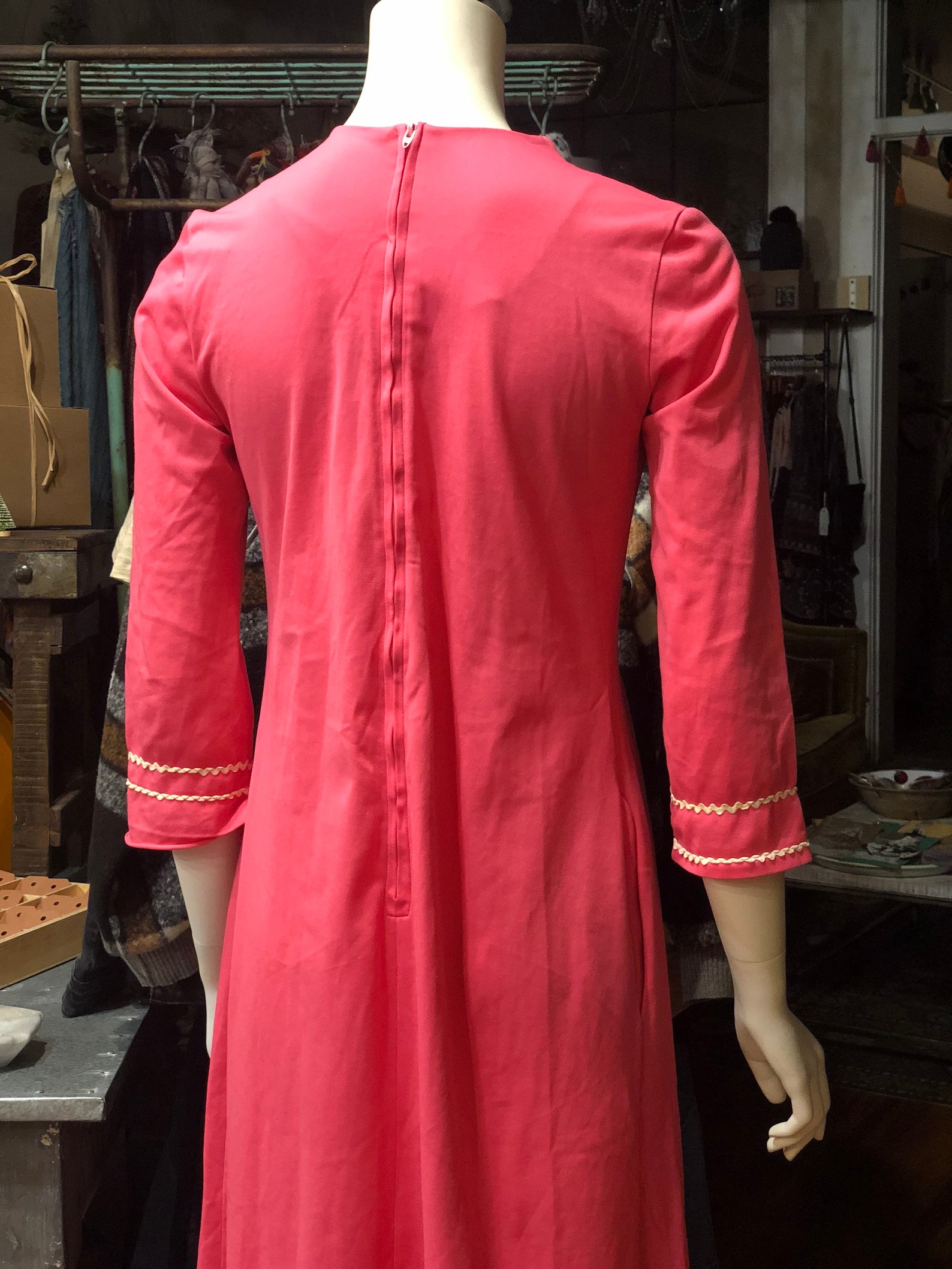 Vintage Pink House Dress W/ White Embroidered Flowers - Etsy