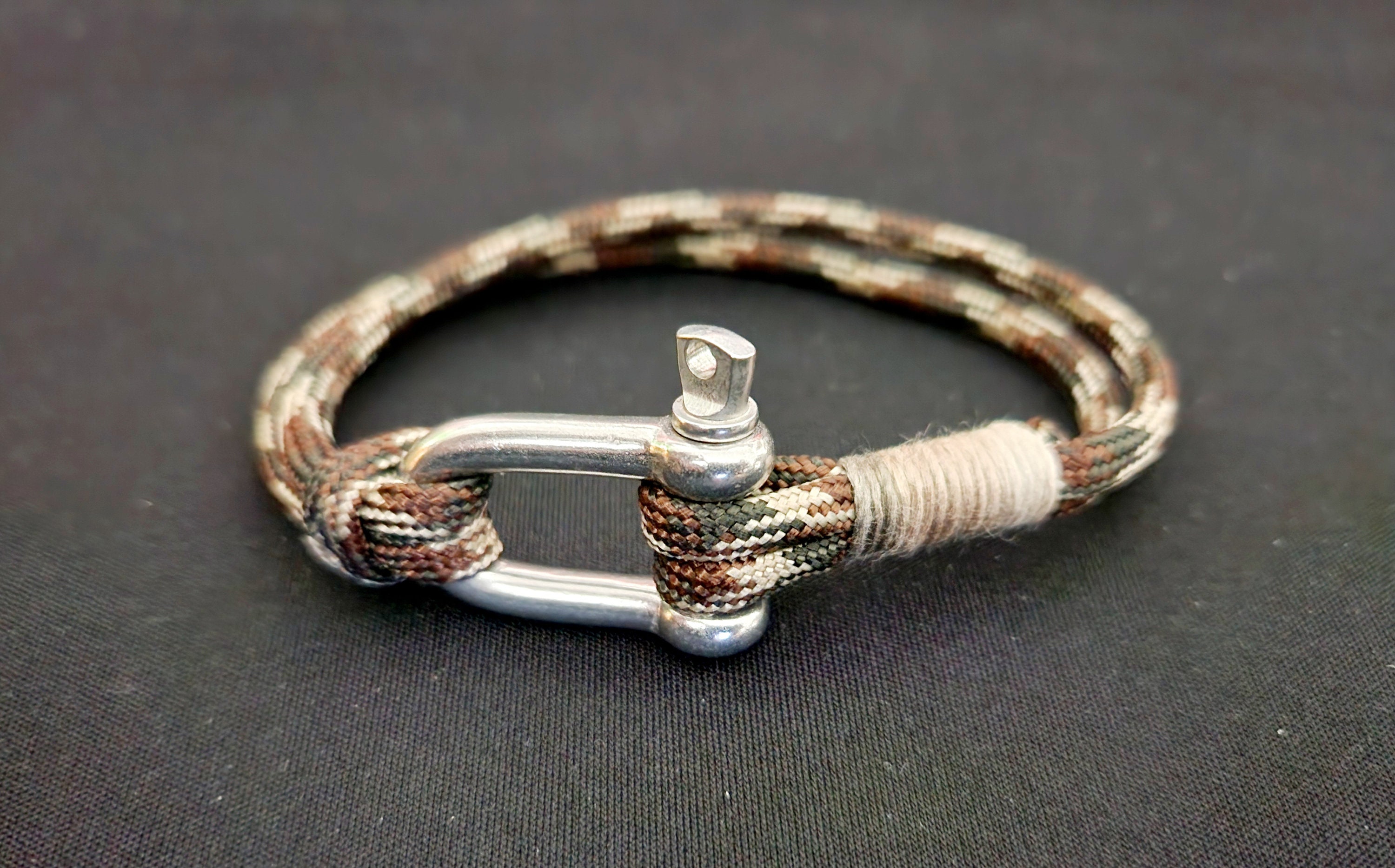 Men's Paracord Shackle Bracelet Desert Camo - Etsy