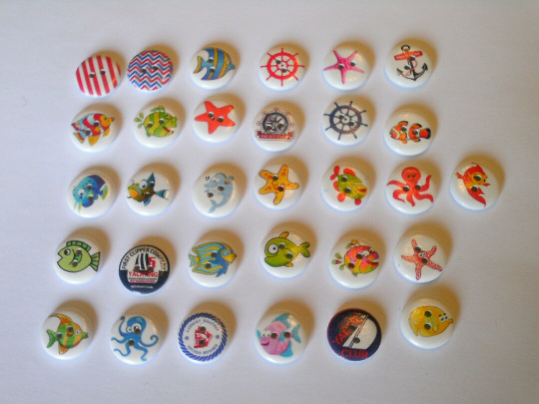 5 Wooden Buttons With Funny Fish Motifs/5wooden Buttons With Funny Fish ...