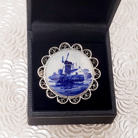 Antique 1900s Delft Blue Brooch - Edwardian Delft Blu… - Gem
