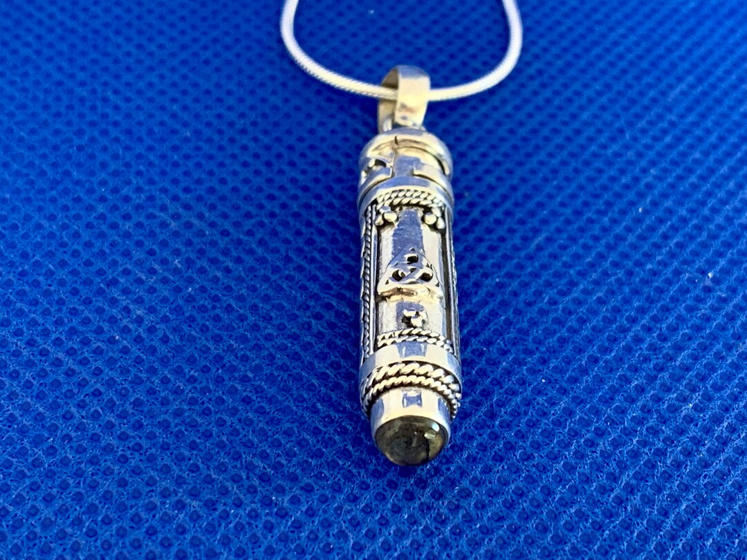 Bereavement Locket,container for a Loved Ones Ashes Triquetra Set ...