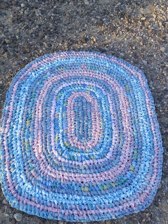 Country Blue Pink Rag Rug. Oval. Amish Toothbrush Knotted. - Etsy
