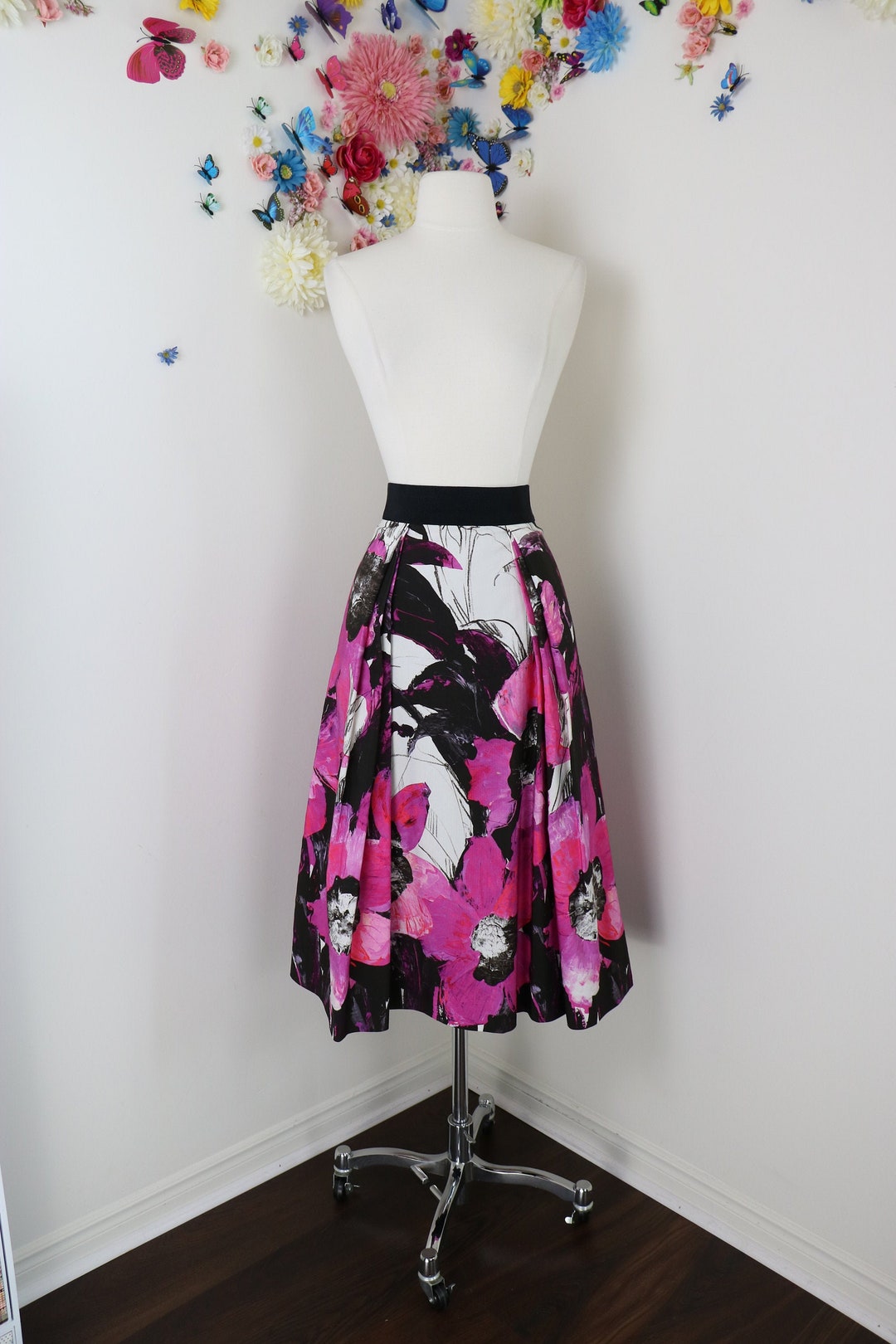 MILLY Floral Pleated Midi Skirt With Pockets Pleated Dark Bold Floral ...