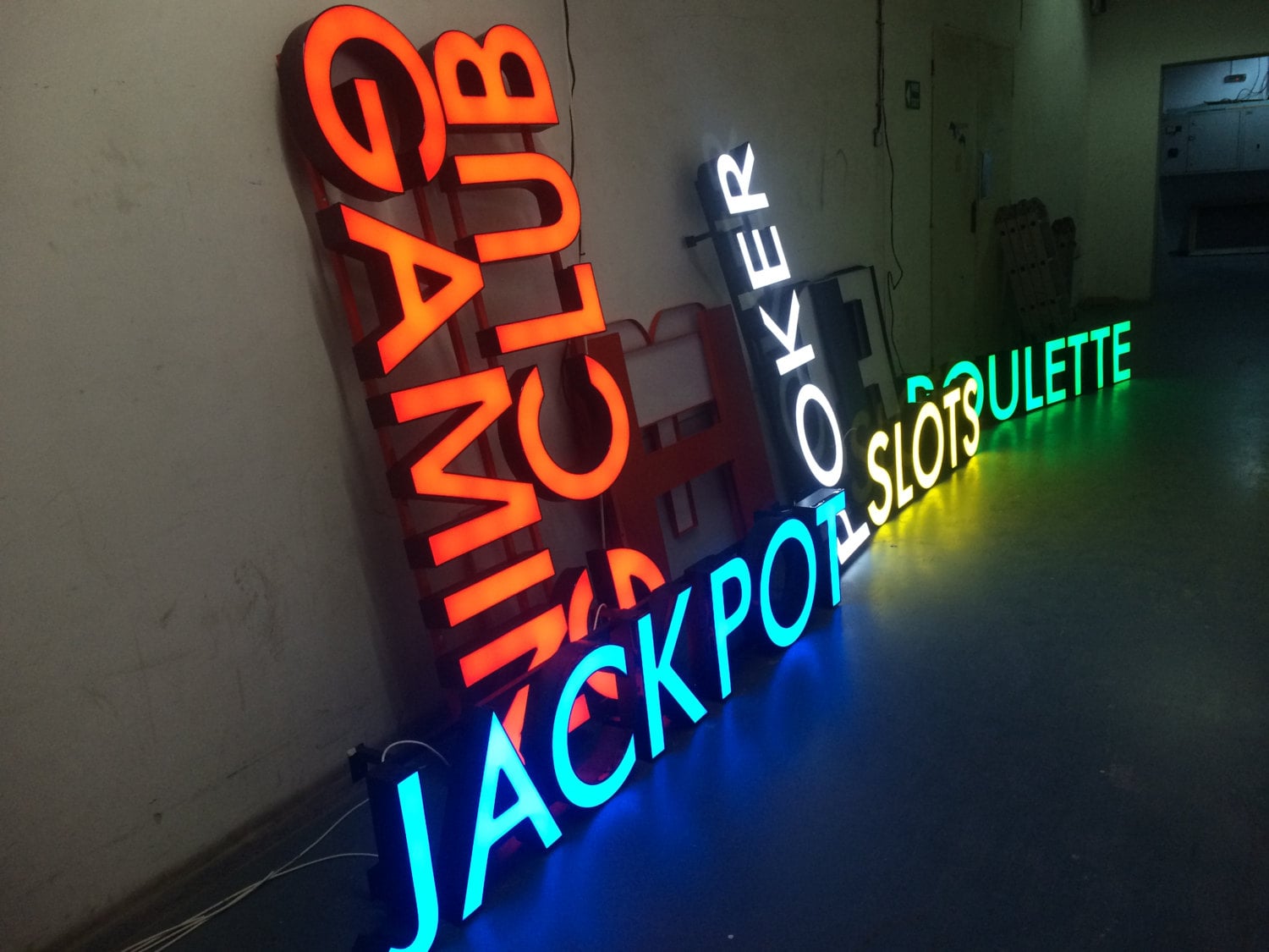 LED Signs - Large Led Letters for OUTDOOR, Lluminated Sign Letters ...