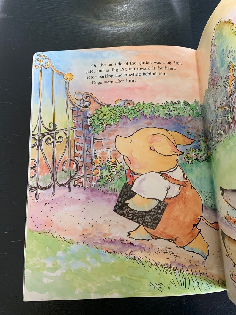 Pig Pig and the Magic Photo Album by David Mcphail/ Unicorn Paperback ...