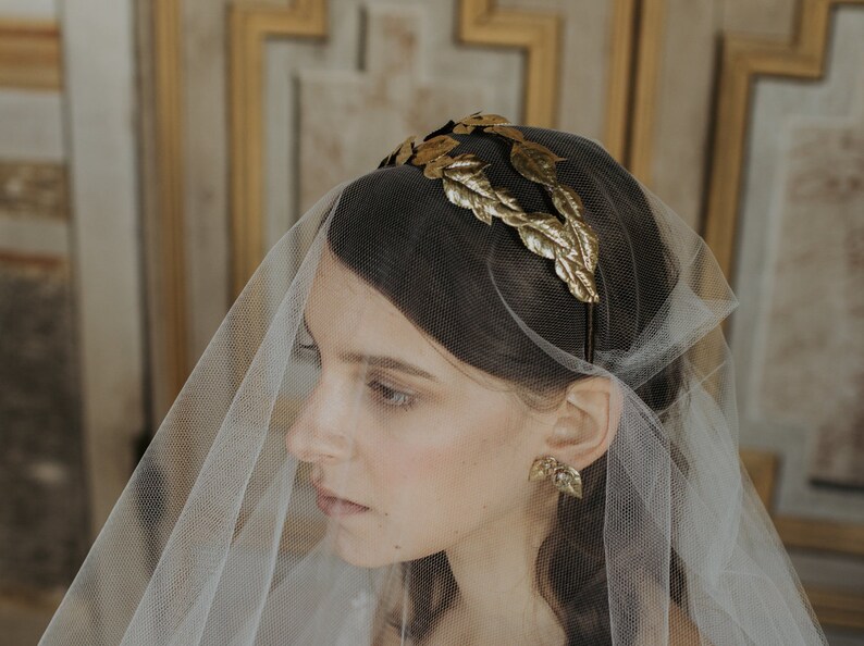 Marianne, Double Roman headband with golden laurel leaves. - Etsy Italia