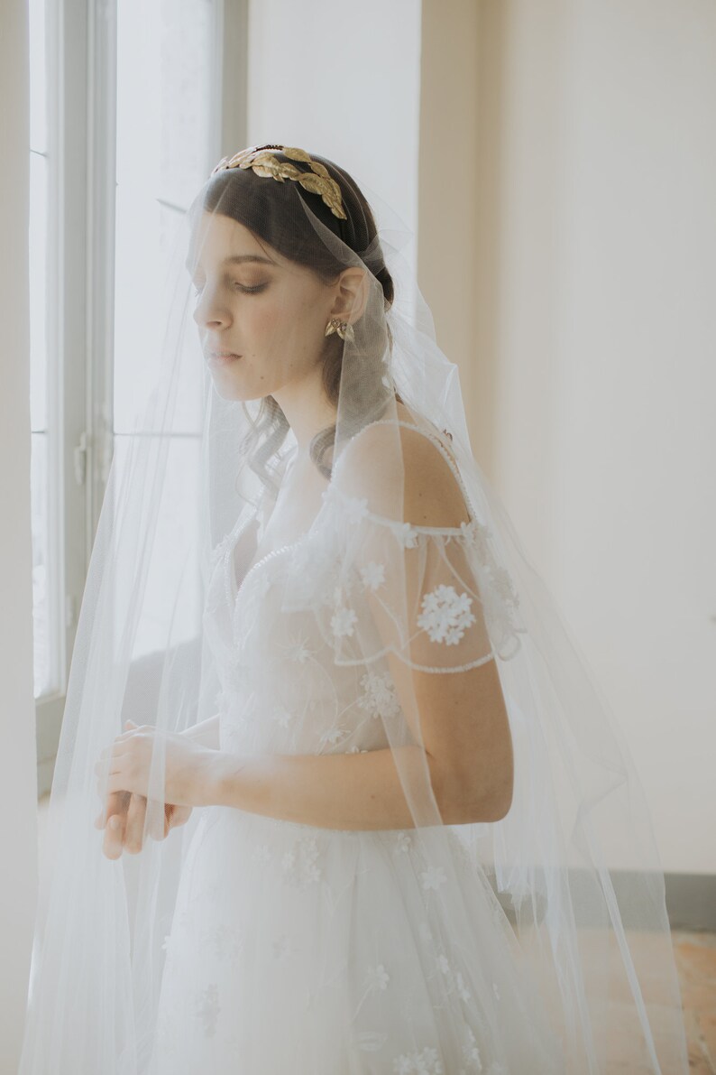 Marianne, Double Roman headband with golden laurel leaves. - Etsy Italia