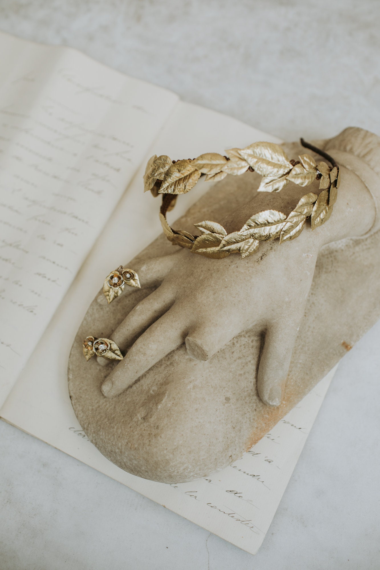 Marianne, Double Roman headband with golden laurel leaves. - Etsy Italia