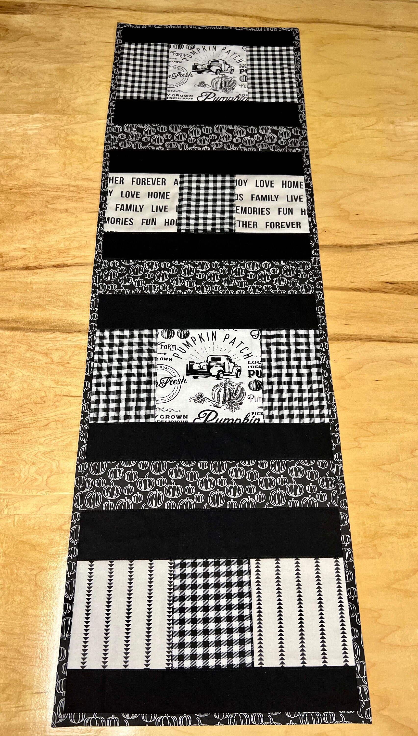 Quilted Table Runner Black & White Rustic, Fall, Pumpkins - Etsy