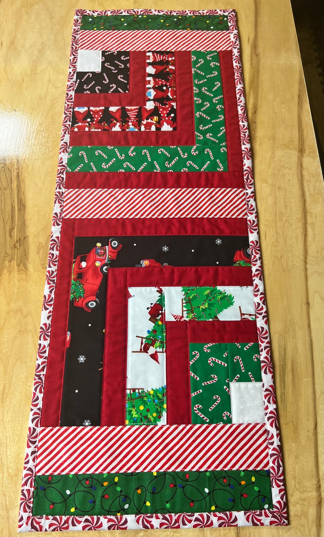 Quilted Holiday Christmas Table Runner Red & Green Candy Canes - Etsy