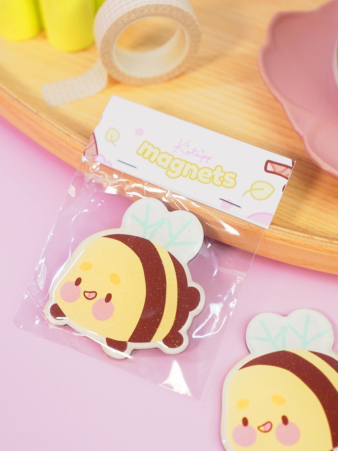 Bumblebutt Bee Magnet | Kawaii Fridge Magnet | Glitter Epoxy Magnet ...