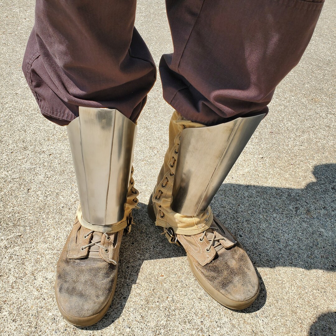 Metal Mandalorian Shin Plate - Etsy