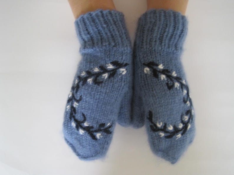 Several Variants Hand Knit Beautiful Original Women Mittens Hand ...