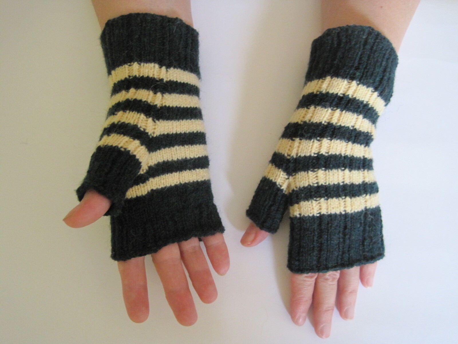 Several Variants Hand Knit Natural Wool Yarn Friendly to Skin Lace ...