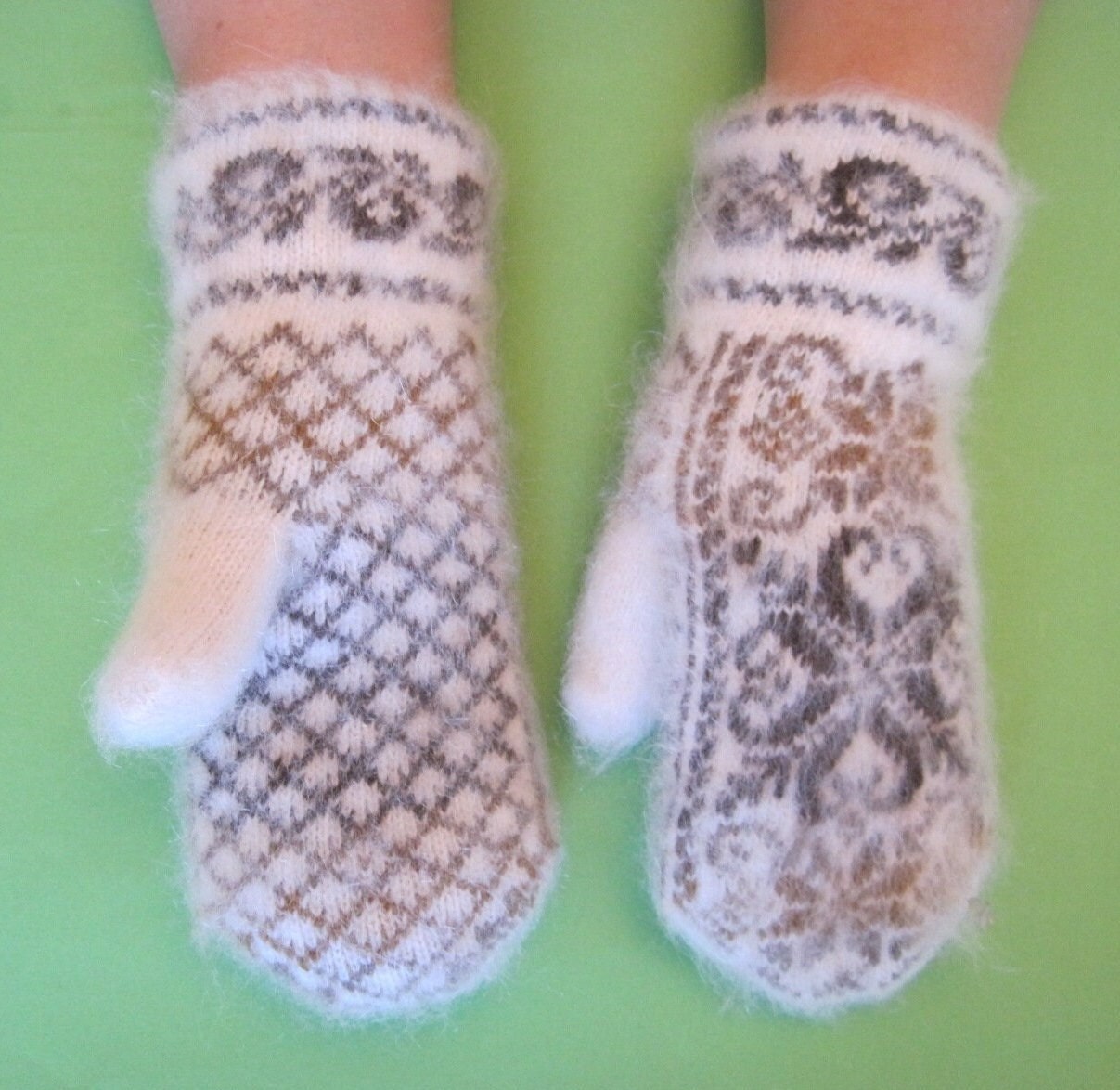 Traditional Selbu Norway Rose 3 Color Ornament Nordic Mittens Knit and ...