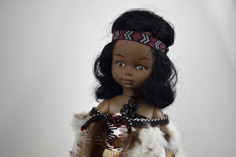 Vintage Maori Girl Wahine Kiwi Bird Figurine - New Zealand Souvenir ...