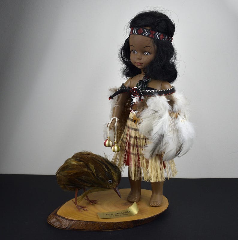 Vintage Maori Girl Wahine Kiwi Bird Figurine - New Zealand Souvenir ...