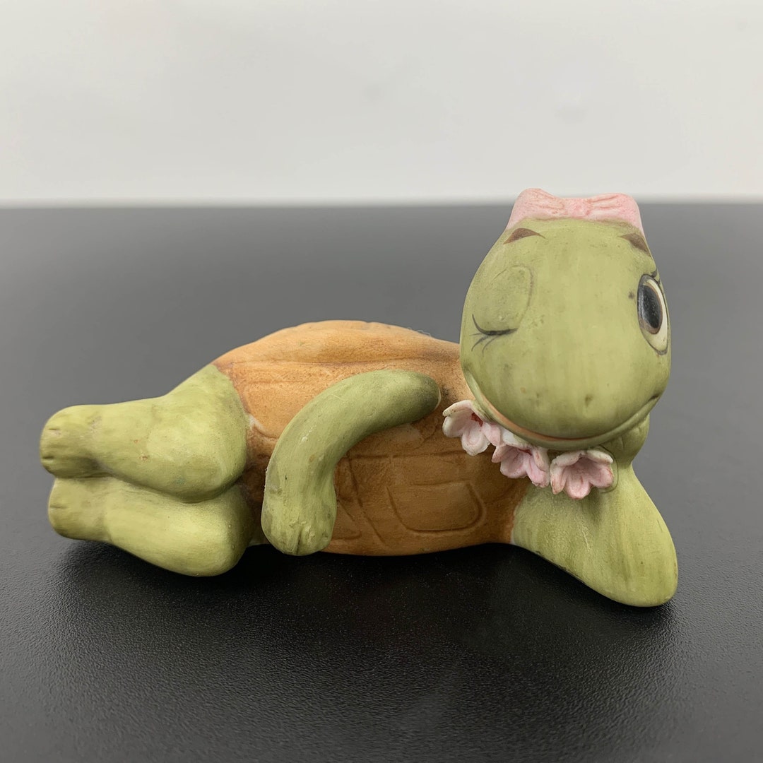 Ceramic Winking Turtle Ornament | Vintage Lady Turtle Figurine | Cute ...