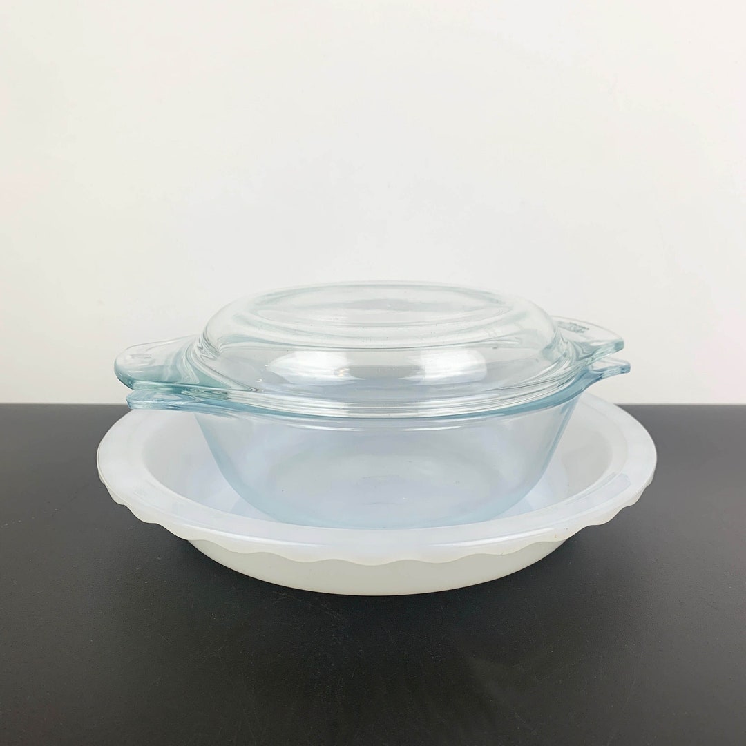 Pyrex Set 9" Pie Dish in White | Pyrex Pie Plate and Small Lidded ...