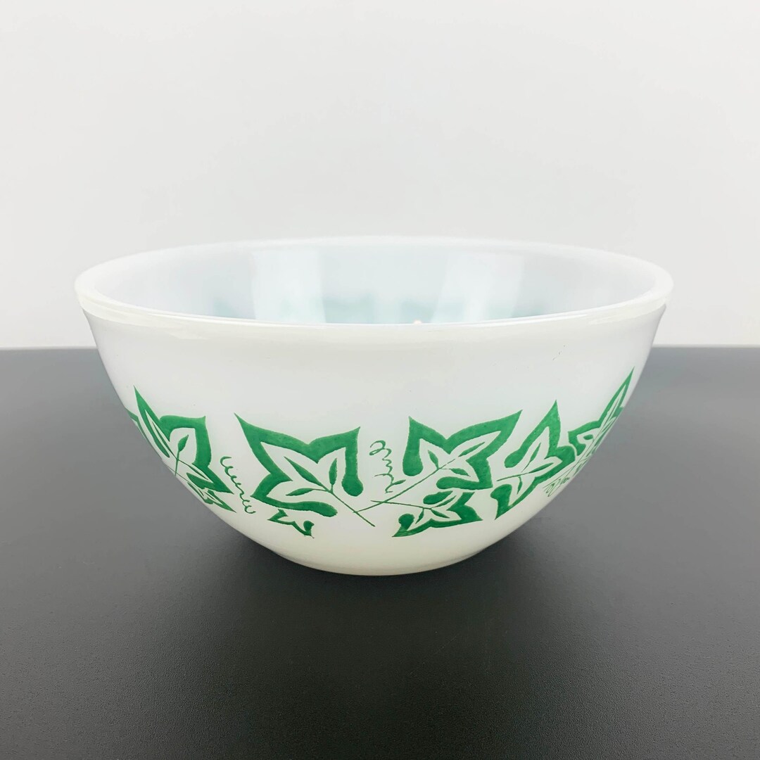 Pyrex Mixing Bowl Leaf Design (ivy Leaf) | Australian Pyrex 8" Mixing ...