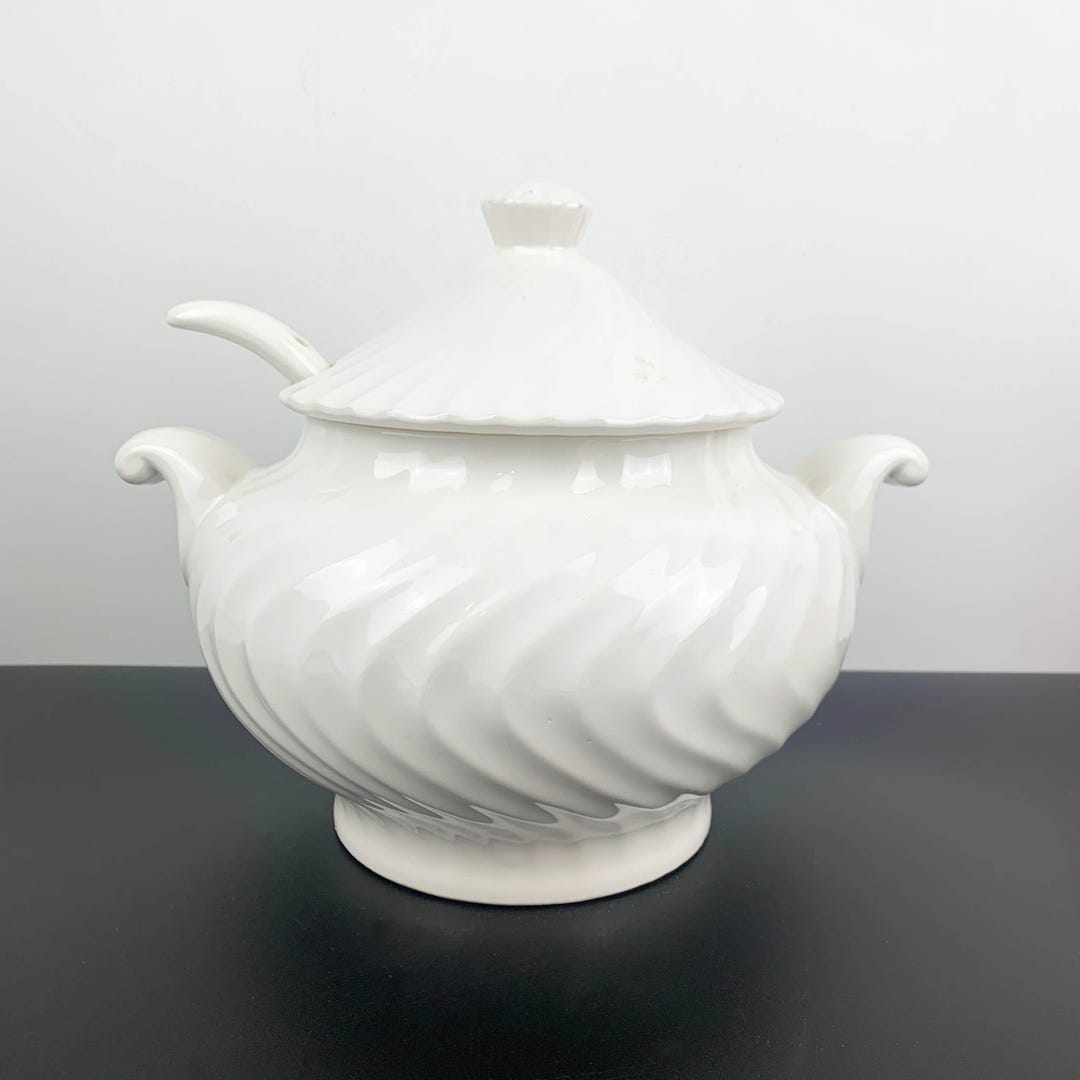 White Ceramic Ripple Soup Tureen With Lid and Ladle Made in Japan | 3 ...