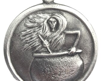 Baba Yaga Ring - Etsy