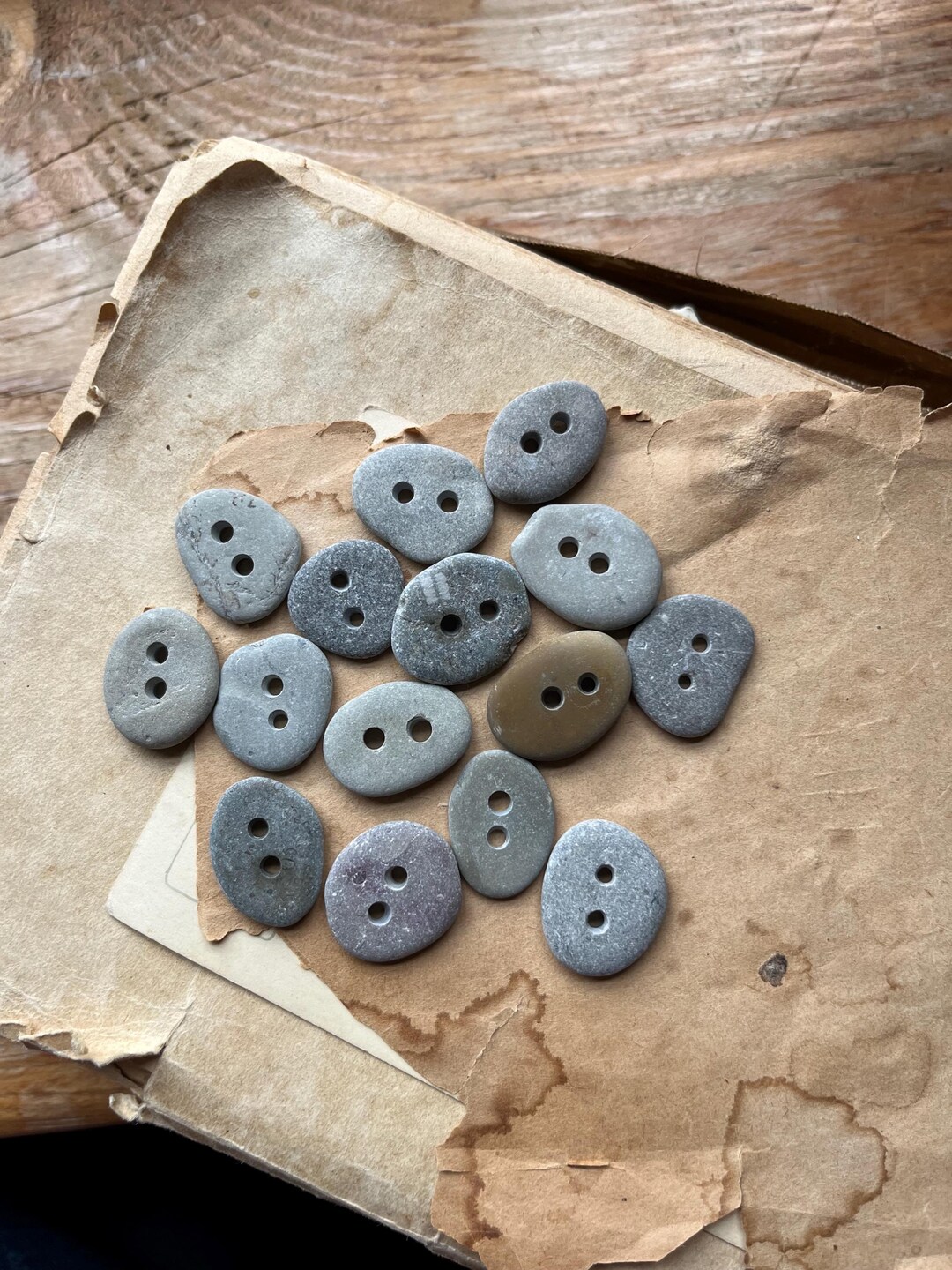Beach Pebble Buttons 18-22mm 15pcs Drilled Pebble Buttons Oval Pebble ...
