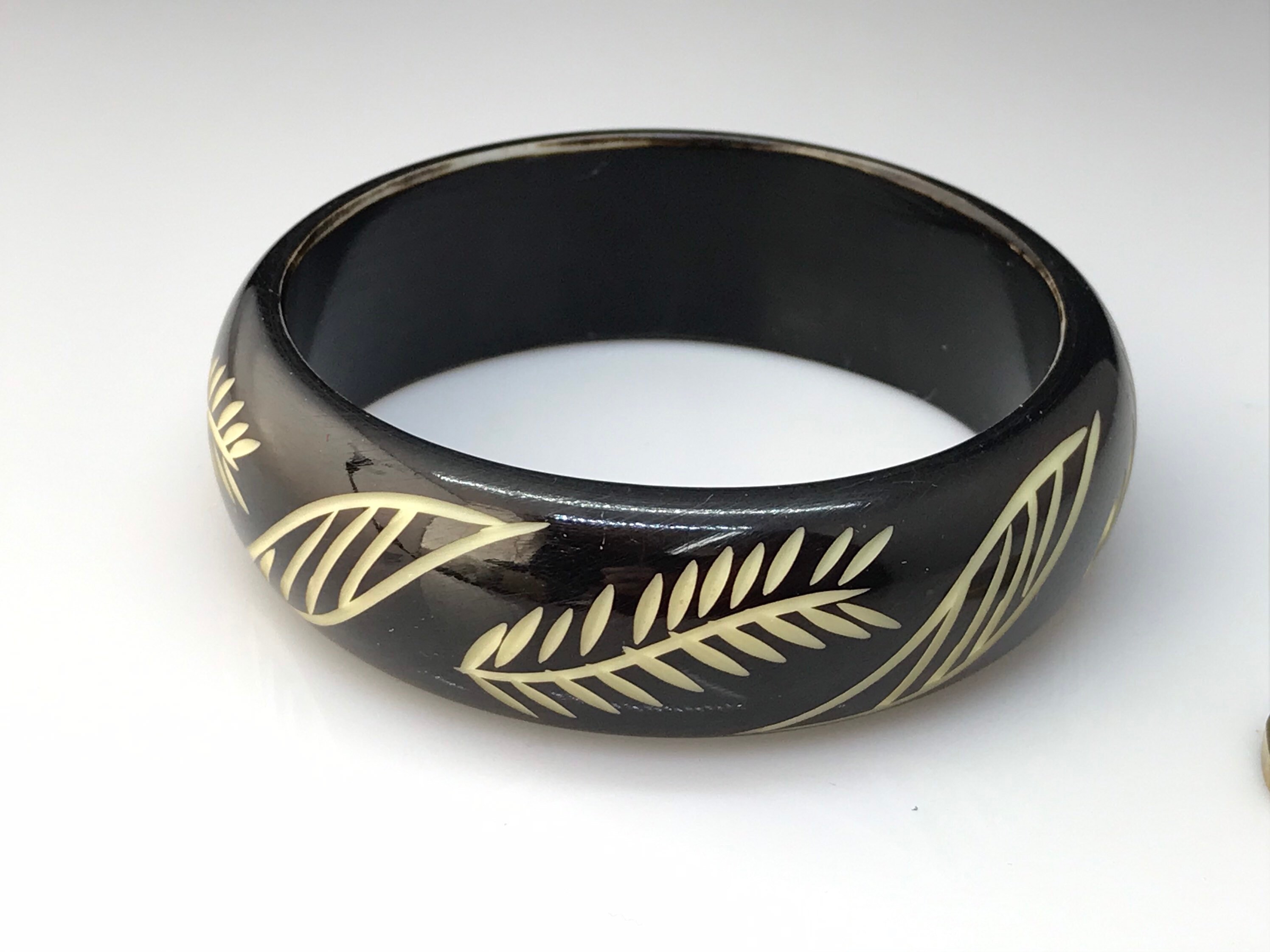 Brown Carved Vintage Bangle - Etsy
