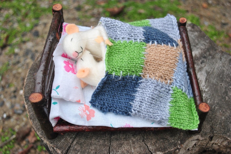 Mouse in Bed Mouse Sleeping Needle Felt Miniature Felt Animals - Etsy