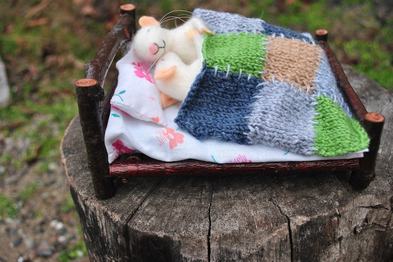 Mouse in Bed Mouse Sleeping Needle Felt Miniature Felt Animals - Etsy