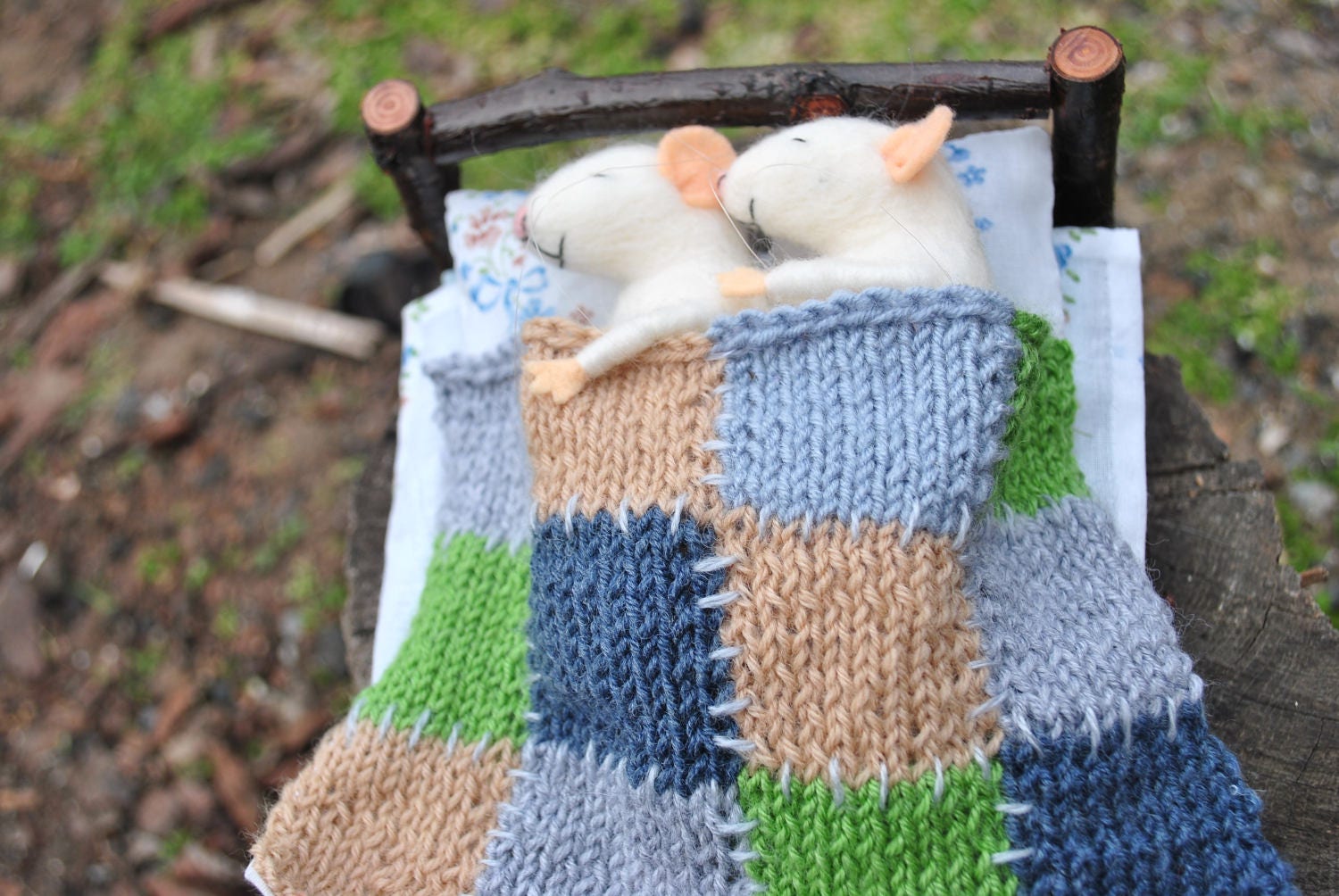 Mouse in Bed Mouse Sleeping Needle Felt Miniature Felt Animals - Etsy