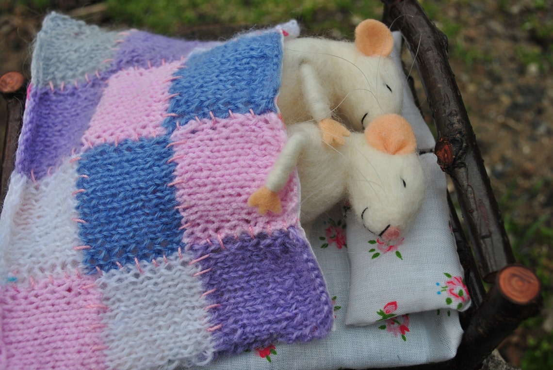 Mouse in Bed Mouse Sleeping Needle Felt Miniature Felt Animals - Etsy