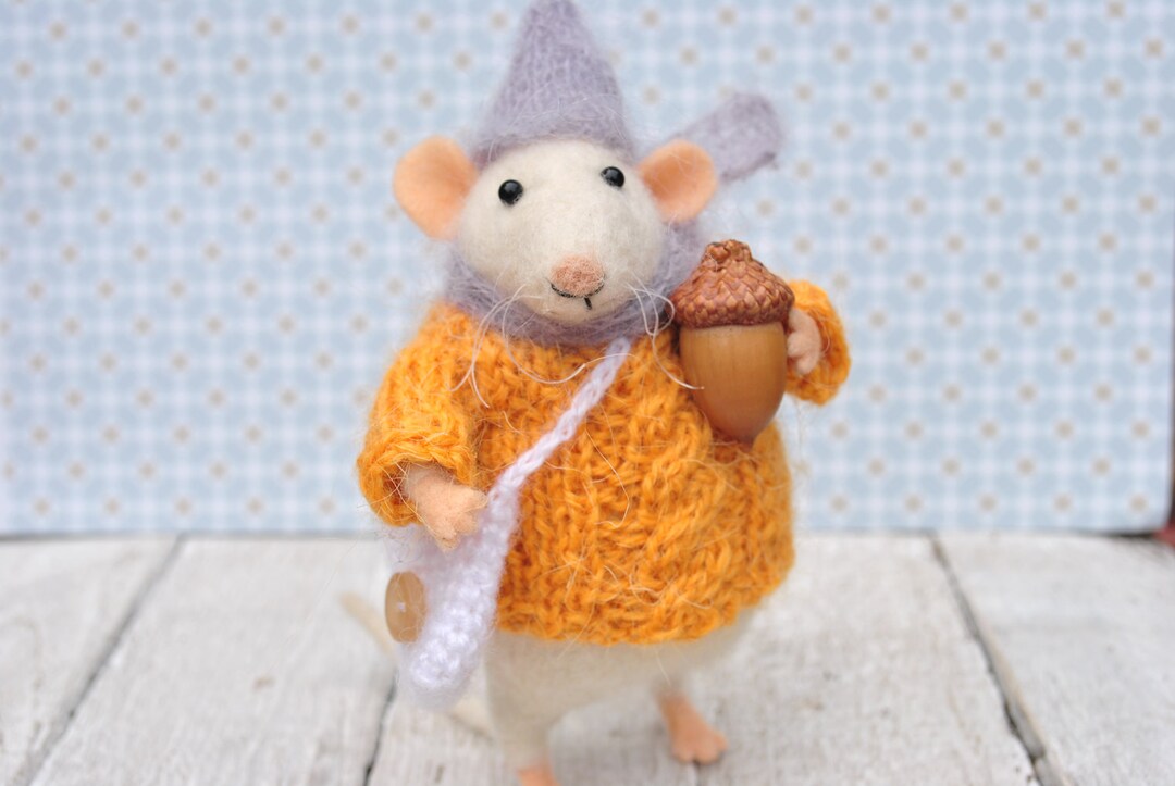 Mouse With Acorn Felted Wool Mouse Stuffed Animal Miniature Art Doll ...