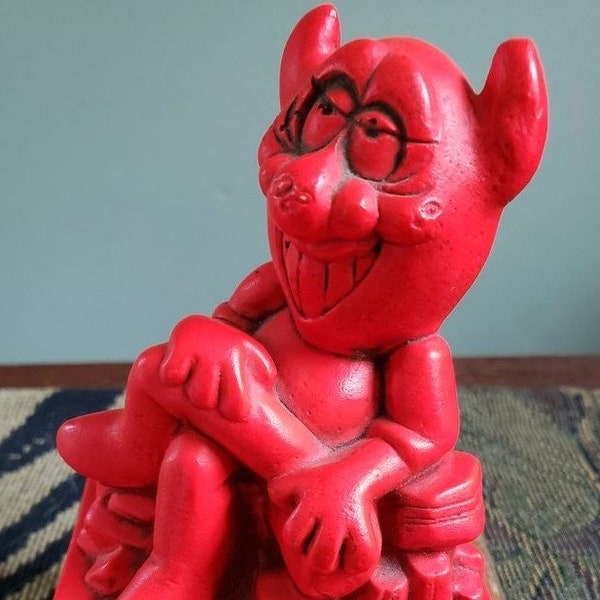 Good Girls Statue - Etsy