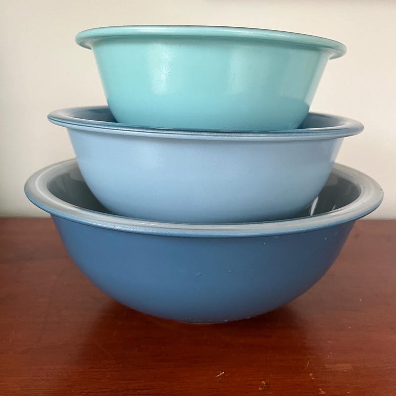 Vintage Mixing Bowls - Etsy