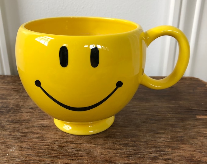 Vintage Smiley Face Mug Teapot, Teleflora Gift, Yellow Ceramic Flower ...