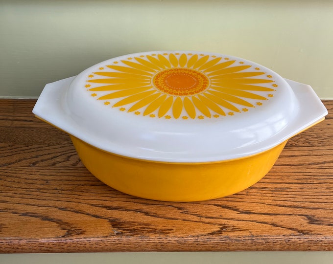 70's Pyrex Marigold / Sunflowers Casserole Dish No.40r Vintage ...
