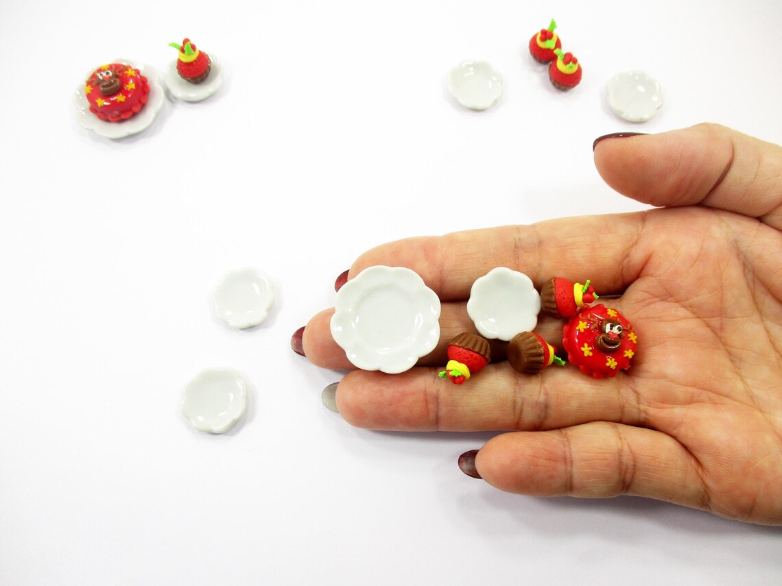 Dollhouse Miniature Food Christmas 1.5 Cm Mini Cake Cupcake Ceramic ...