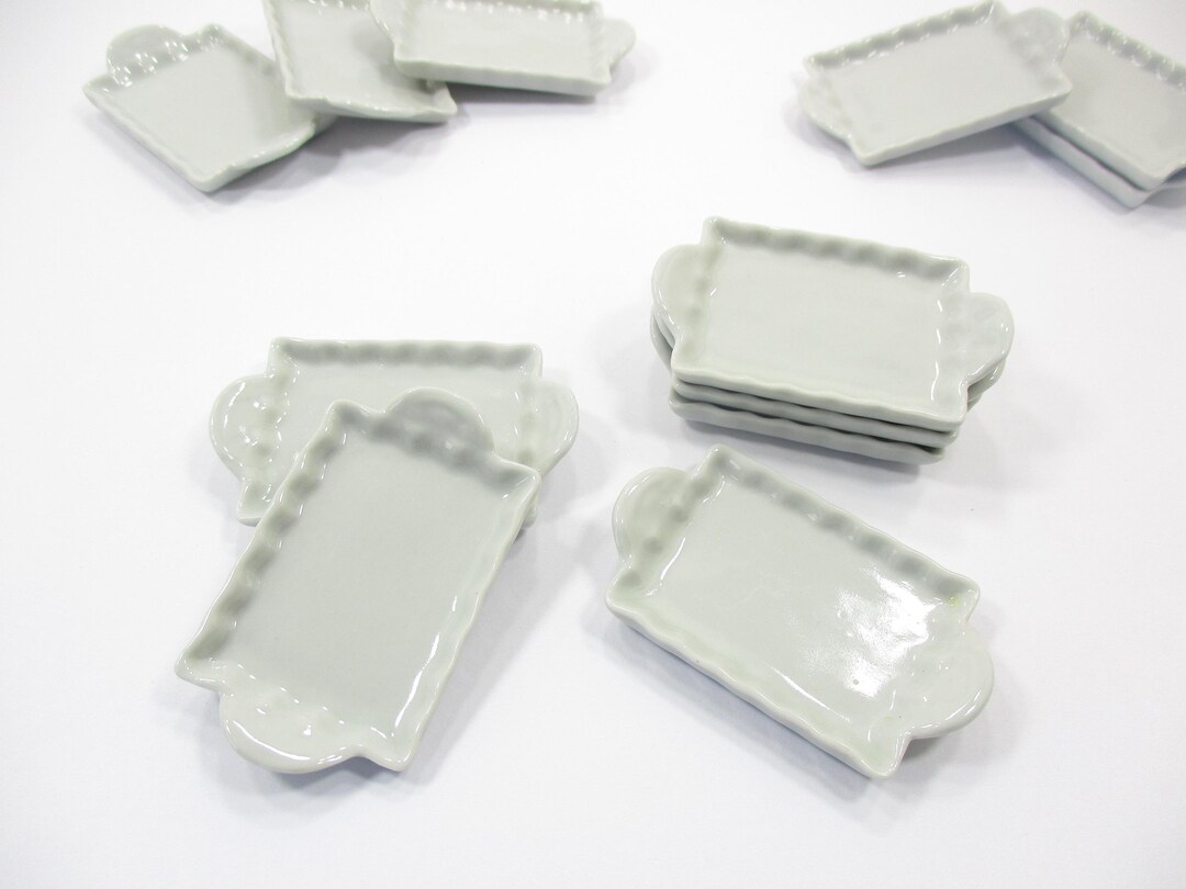 6 White Ceramic Bakery Tray 30x40 Mm. Dollhouse Miniatures Food Supply ...